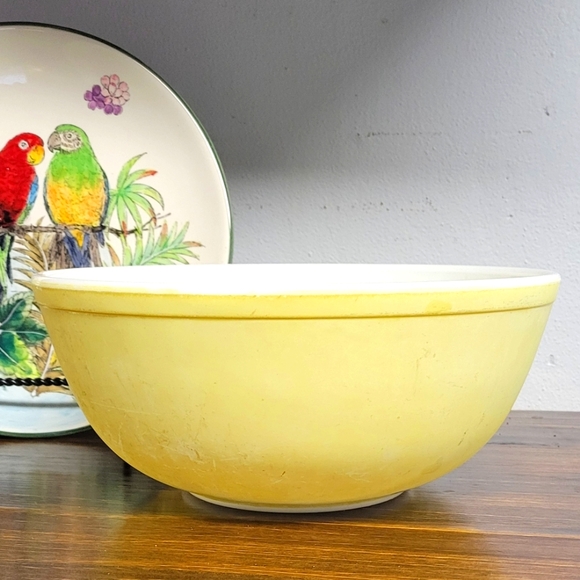 Pyrex | Kitchen | Vintage Pyrex Large Bowl | Poshmark
